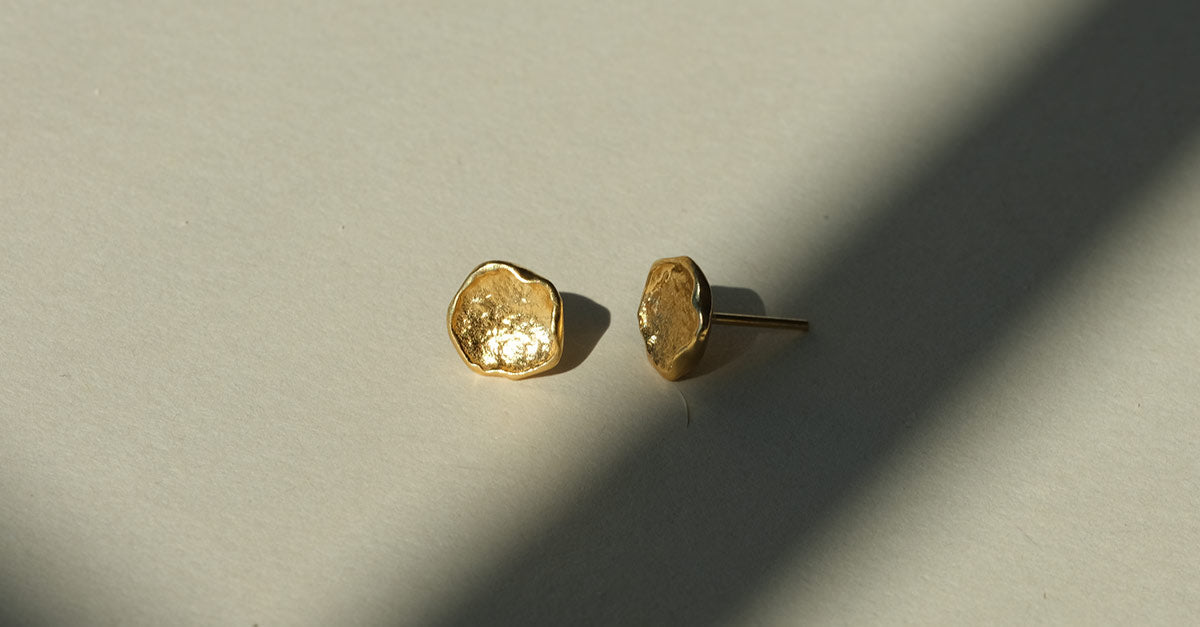 The Difference Between Gold Vermeil and Gold Plating | Common Era Jewelry